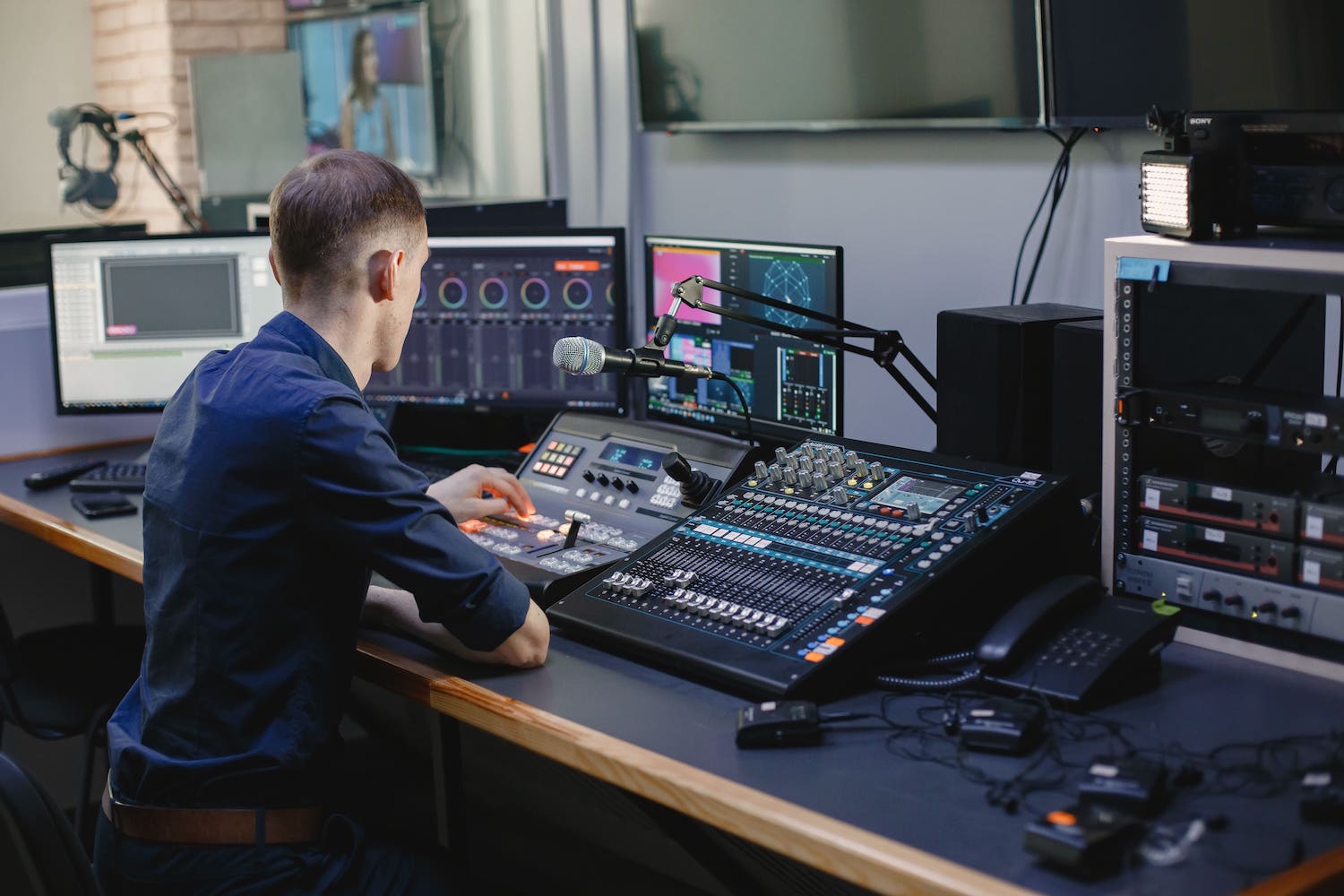 What is Audio Compression? A Guide for Beginners – The Sample Lab